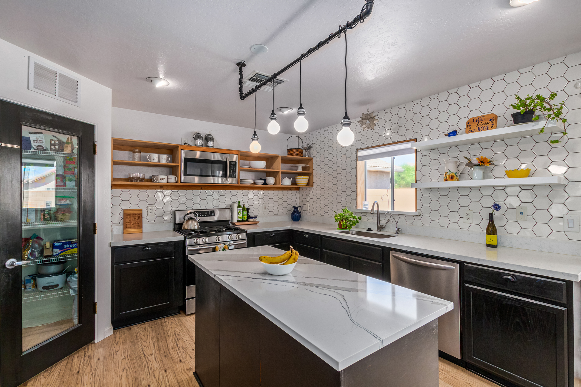 6014 W Pueblo Ave - The Bodeen Team