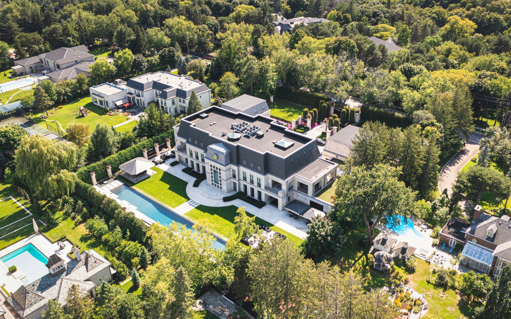 The Bridle Path | Saul Sanchez