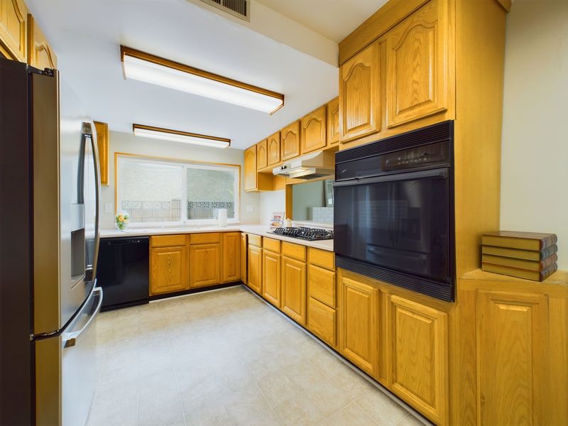 5781 Shirl St, Cypress, CA 90630 - The Whitney Team