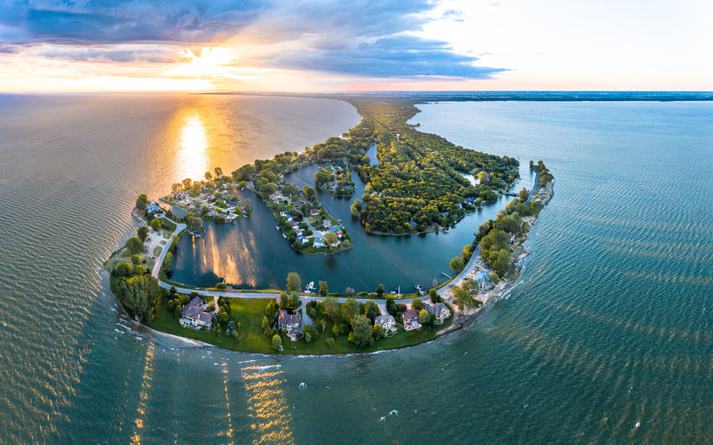Sand Point Waterfront Real Estate and Lifestyle | Traci Ens
